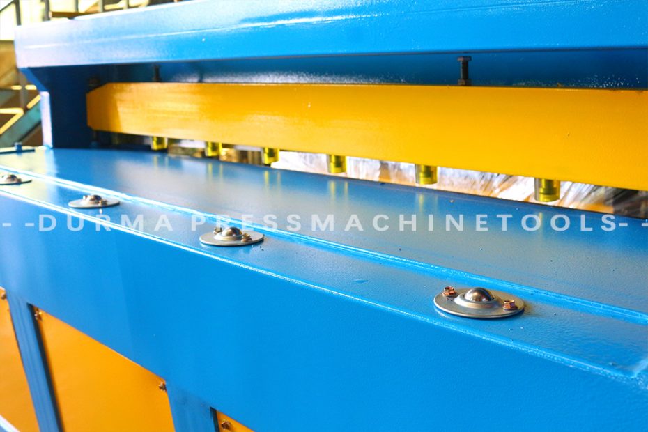 Electric Metal Sheet Shearing Machine- Durmahvac Manufacturing